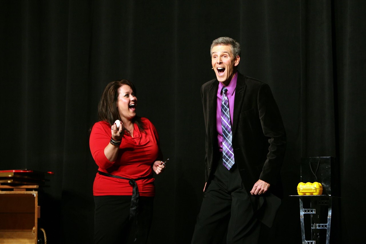 Franklin Theatre - Franklin's Magic of the Holidays